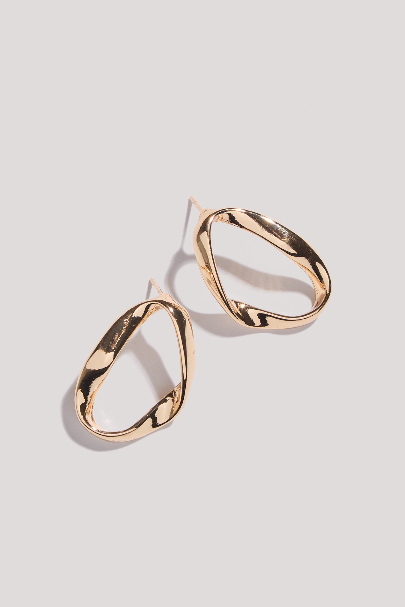 Wavy Oval Earrings | North Beach